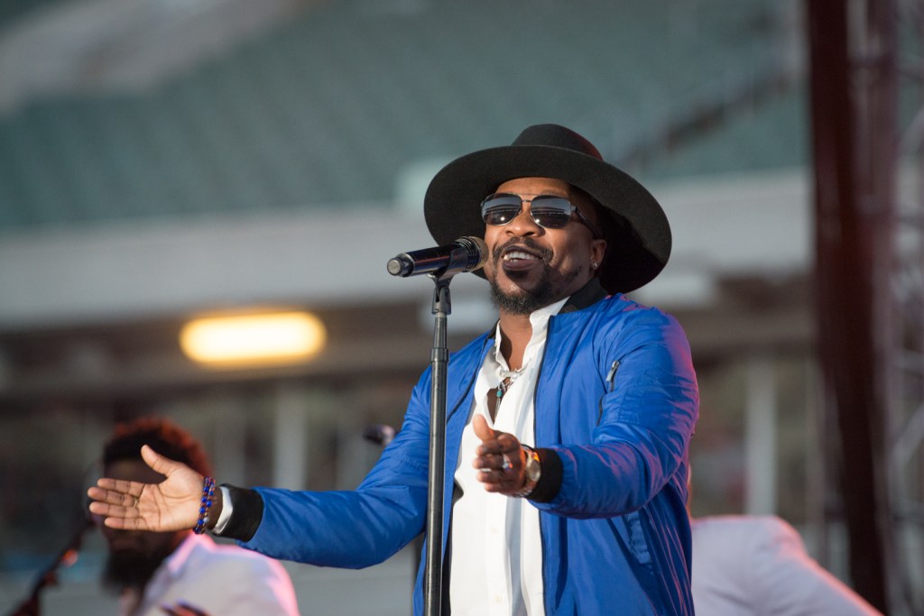 Anthony Hamilton Performs at the Cincinnati Music Festival | 100.3